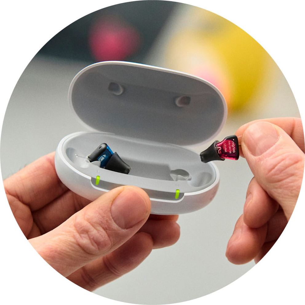 Signia Silk Charge&Go IX hearing aids | Signia